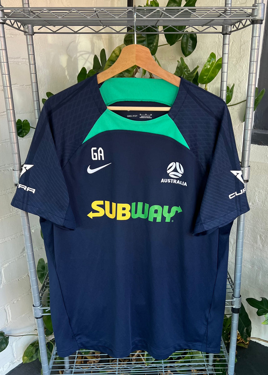 Pre-Owned 2022 Nike Socceroos Australia Coach Graham Arnold Training S ...